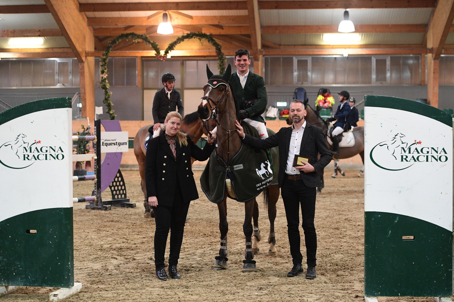 Racino: Grand Prix-Sieg für Daniel Böttcher, NÖ-Siege für Sarah Omari ...