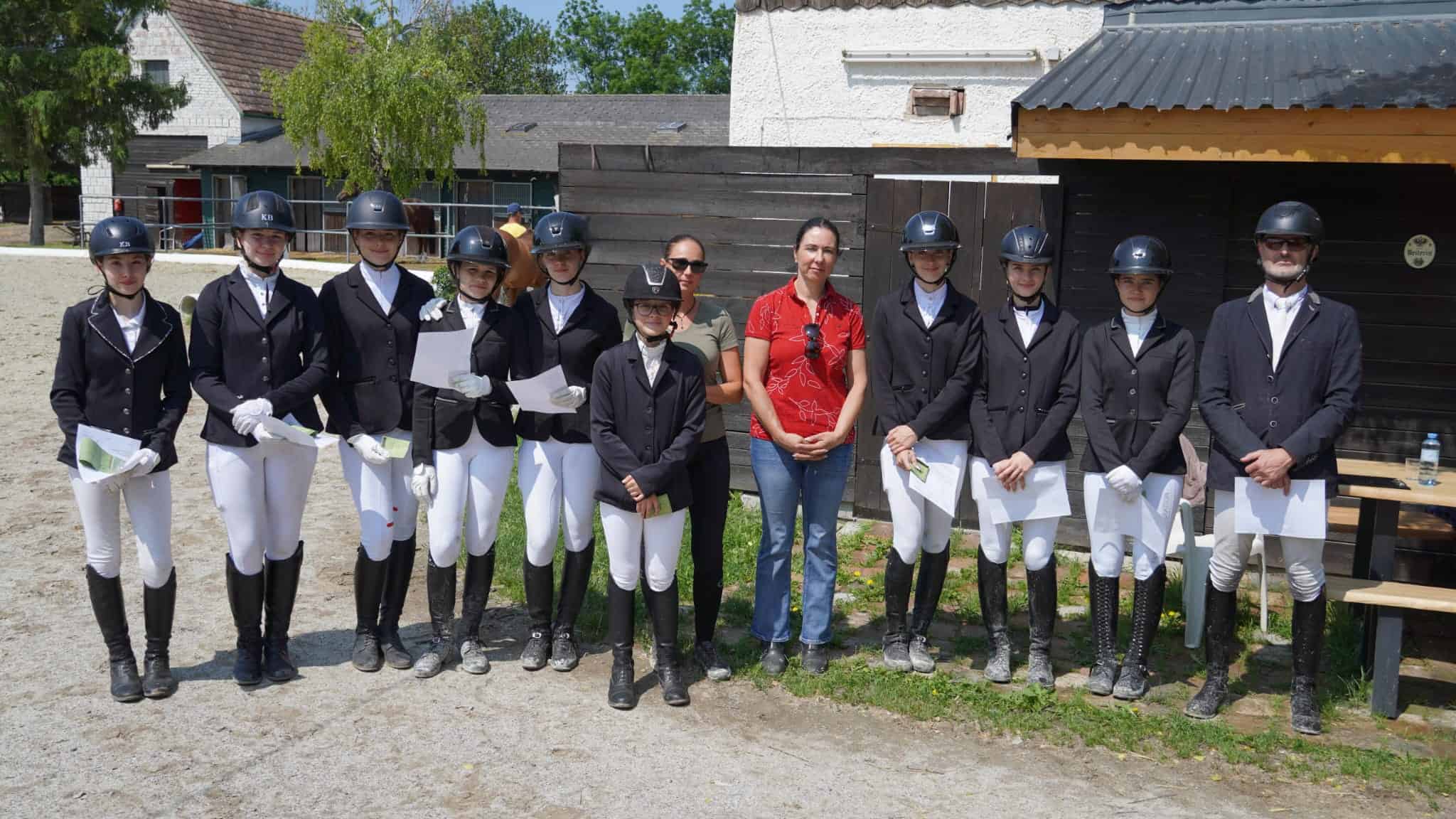 Weiße Fahne im RV Swoboda - Niederösterreichischer Pferdesportverband